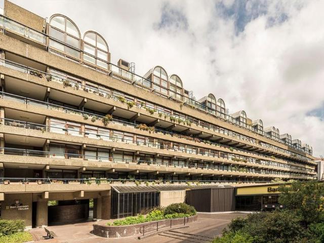 Barbican, London EC2Y 2 bed flat to rent £1,035 pcm £239 pw