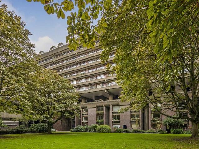 Barbican, London EC2Y Studio to rent £2,097 pcm £484 pw