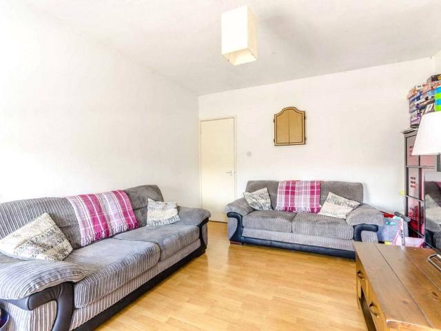 Barbican Road, Greenford, Middlesex UB6, 3 bed flat to rent, £1,700 pcm | PrimeLocation