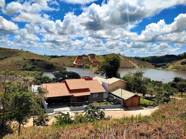 Barbosa Lage Excelente Casa Linear em Condomínio 3/4 2 Suítes Lindo Acabamento Amplo Espaço 4 Vagas