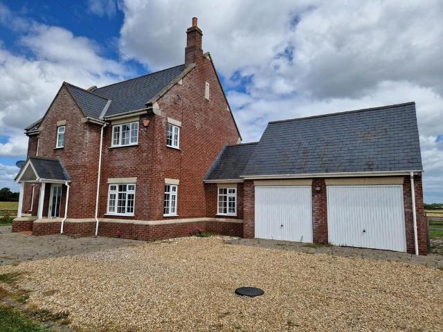 Barby Lane, Rugby CV23 4 bed detached house to rent £1,900 pcm £438 pw