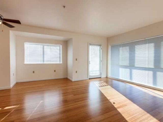 BARCELONA APARTMENTS MCM08 1 Bedroom Apartment for Rent at 210 Nw 20th Ave, Portland, OR 97209 Northwest District