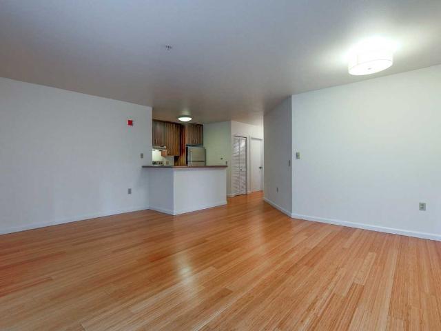 BARCELONA APARTMENTS MCM08 1 Bedroom Apartment for Rent at 210 Nw 20th Ave, Portland, OR 97209 Northwest District