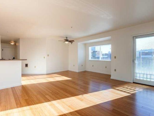 BARCELONA APARTMENTS MCM08 Studio Apartment for Rent at 210 Nw 20th Ave, Portland, OR 97209 Northwest District