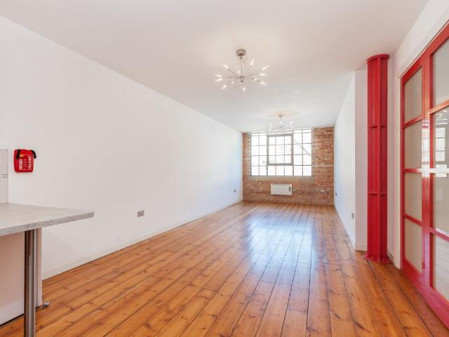 Barck Church Lane, Liverpool Street E1, 3 bed flat to rent, £3,250 pcm | PrimeLocation