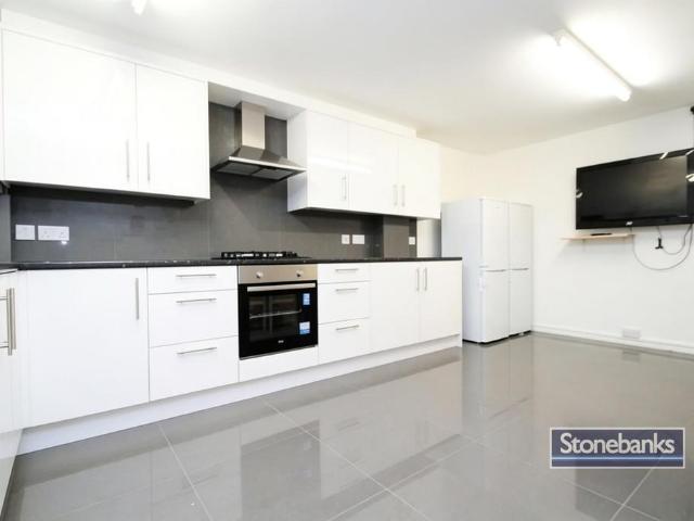 Barchester Close, Uxbridge UB8 5 bed terraced house to rent £3,800 pcm £877 pw