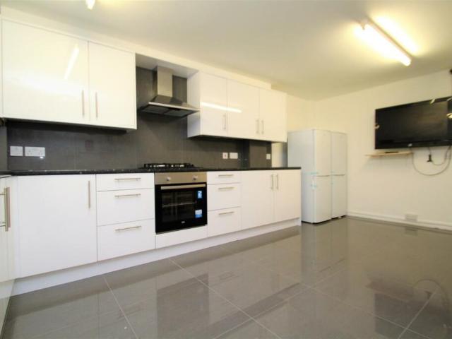 Barchester Close, Uxbridge UB8 3 bed terraced house to rent £3,800 pcm £877 pw