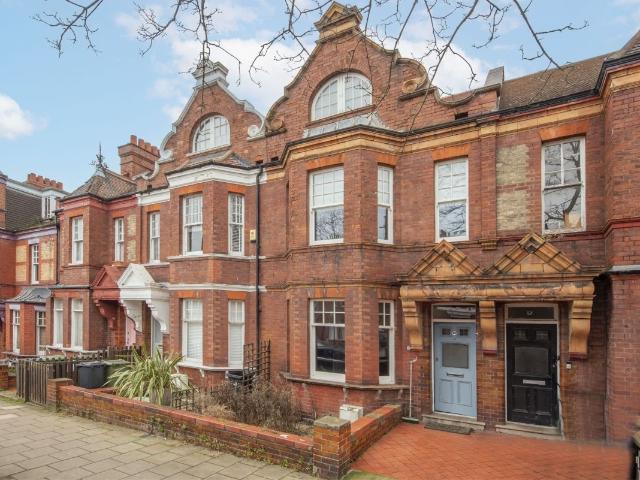 Barcombe Avenue, London SW2, 4 bed flat to rent, £4,500 pcm | PrimeLocation