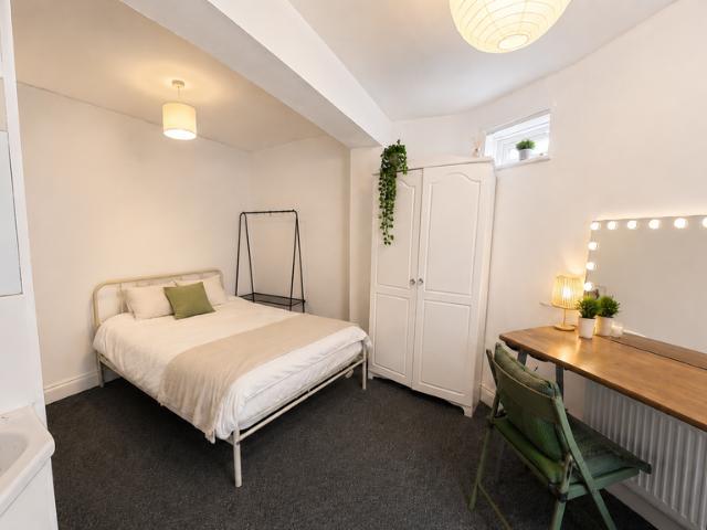 Barcombe Road, Brighton BN1 5 bed house to rent £2,600 pcm £600 pw