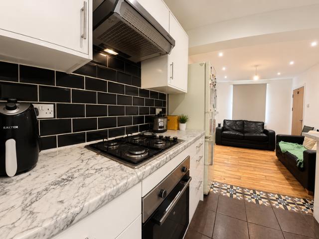 Barcombe Road, Brighton BN1 5 bed house to rent £2,600 pcm £600 pw