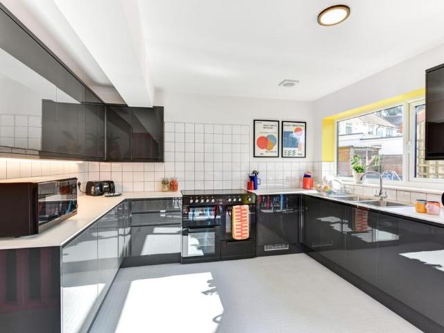 Barcombe Road, Brighton BN1 8 bed house to rent £7,107 pcm £1,640 pw