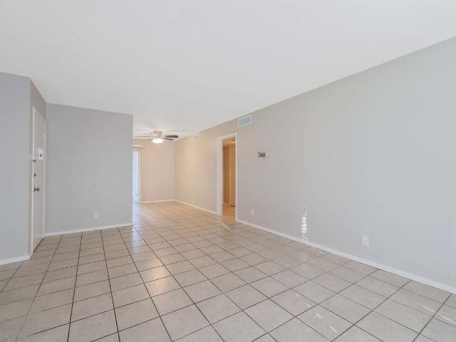Barclay Apartments 1 Bedroom Apartment for Rent at 3301 S Broadway Ave, Tyler, TX 75701