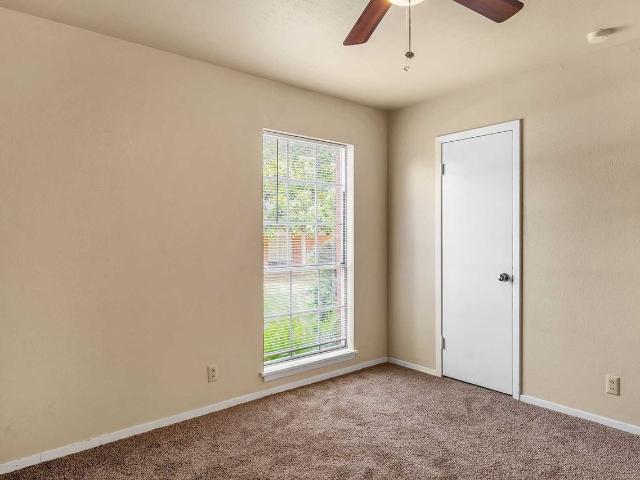Barclay Apartments 2 Bedroom Apartment for Rent at 3301 S Broadway Ave, Tyler, TX 75701