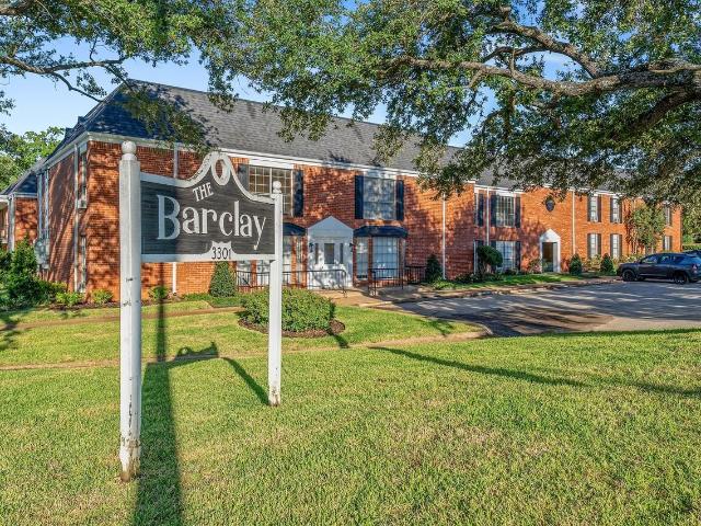 Barclay Apartments 2 Bedroom Apartment for Rent at 3301 S Broadway Ave, Tyler, TX 75701