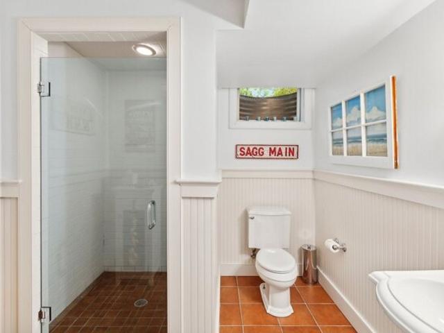 Barclay Ct, East Hampton, Home For Sale