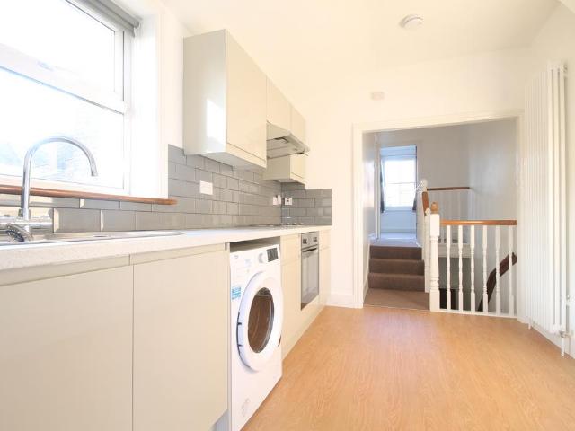 Barclay Road, Walthamstow, London, E17 1 bed flat to rent £1,600 pcm £369 pw