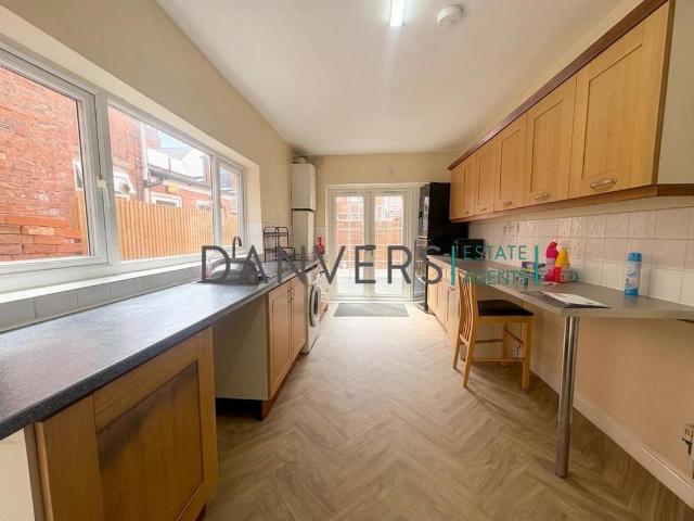 Barclay Street, Leicester LE3 4 bed property to rent £1,473 pcm £340 pw
