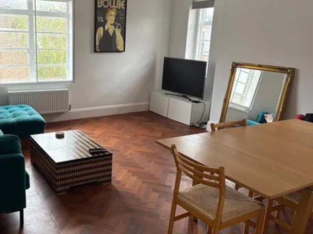 Barclays, The Broadway, London, N8 8DU, United Kingdom | 1 bed apartment for rent #167773565 | Rentberry