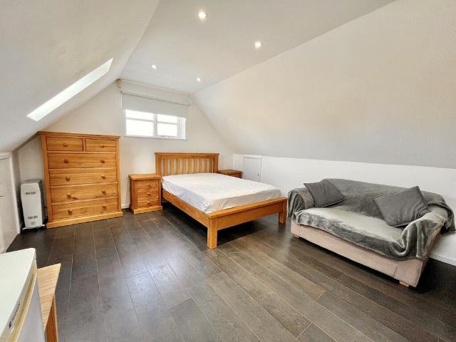 Bardfield End Green, Thaxted, Dunmow CM6, Studio to rent, £900 pcm | PrimeLocation