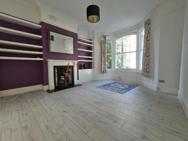 Bardolph Rd, Holloway 2 bed flat to rent £2,200 pcm £508 pw