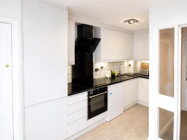 Bardsley Close, Croydon CR0, 3 bed detached house to rent, £2,350 pcm | PrimeLocation