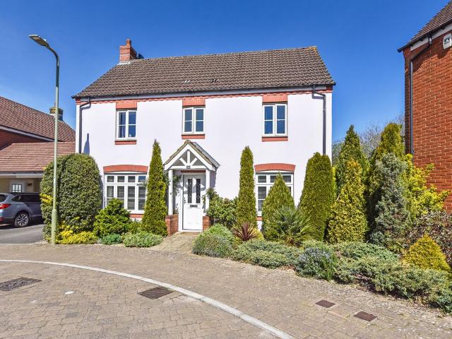 Barentin Way, Petersfield, Hampshire GU31, 4 bed detached house to rent, £2,600 pcm | PrimeLocation