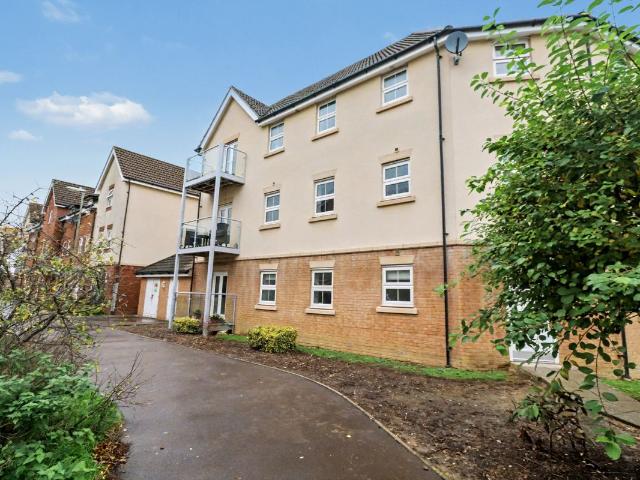 Barfoot Road, Hedge End, Southampton SO30, 2 bed flat to rent, £1,200 pcm | PrimeLocation