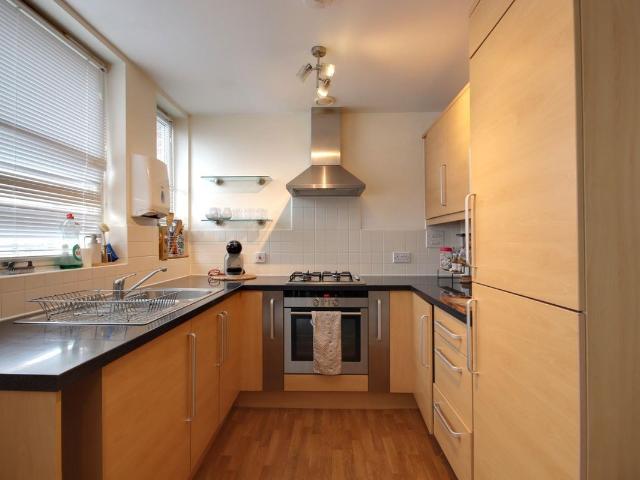 Barge Arm East, The Docks, Gloucester GL1, 2 bed flat to rent, £1,200 pcm | PrimeLocation
