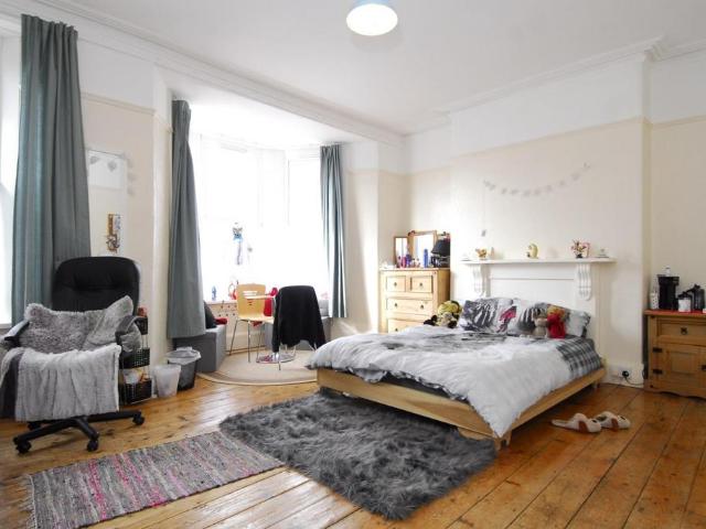 Baring Street, Plymouth PL4 4 bed house to rent £2,635 pcm £608 pw