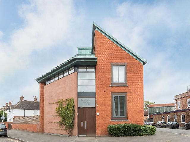 Baring Road, Beaconsfield HP9, 1 bed flat to rent, £1,350 pcm | PrimeLocation