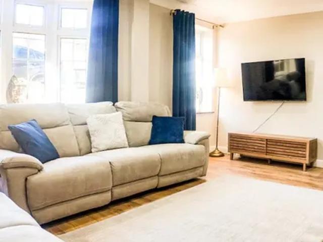Baring Road, London, SE12 0EG, United Kingdom | 5 bed apartment for rent #168221623 | Rentberry