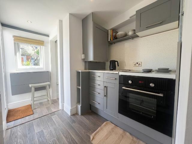 Baring Road, London SE12, Studio to rent, £1,300 pcm | PrimeLocation