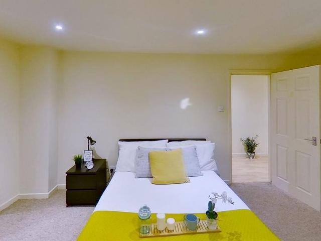 Barker Gate, Nottingham. 3 bed flat to rent £2,197 pcm £507 pw