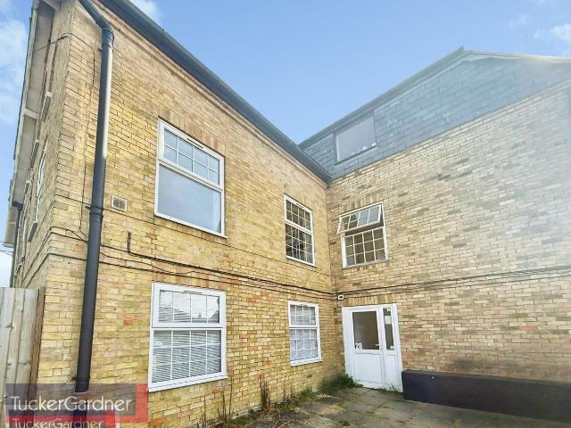 Barkhams Lane, Ely CB6, 2 bed flat to rent, £975 pcm | PrimeLocation
