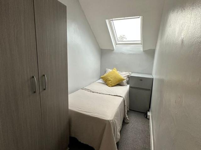 Barking IG11, Room to rent, £650 pcm | PrimeLocation