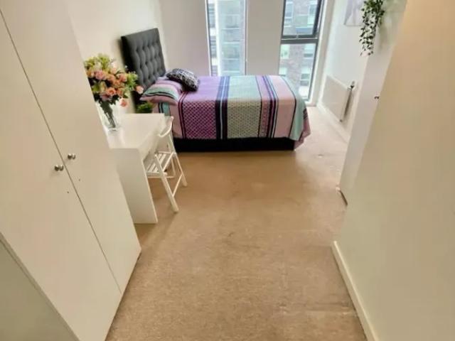 Barking IG11, Room to rent, £700 pcm | PrimeLocation