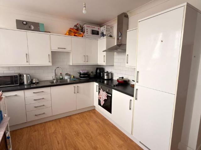Barking, London IG11, Room to rent, £900 pcm | PrimeLocation