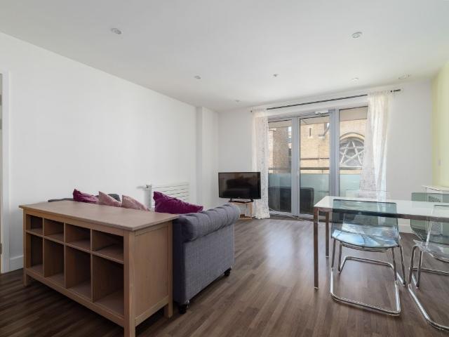 Barking Road E16, 2 bed flat to rent, £2,300 pcm | PrimeLocation