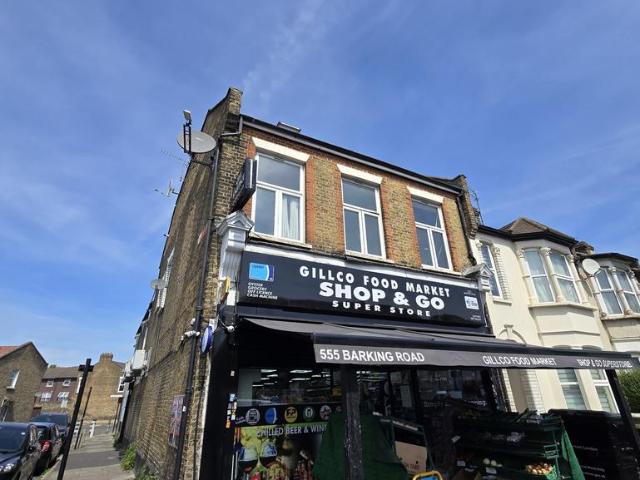Barking Road, London, E13 4 bed flat to rent £2,200 pcm £508 pw