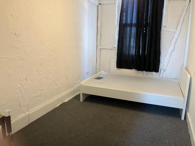 Barking Road, London E13, 2 bed flat to rent, £1,900 pcm | PrimeLocation