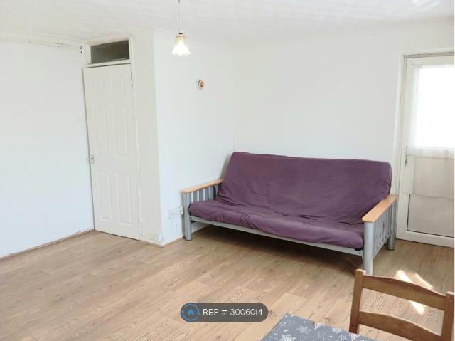Barking Road, London E13, 3 bed flat to rent, £2,100 pcm | PrimeLocation