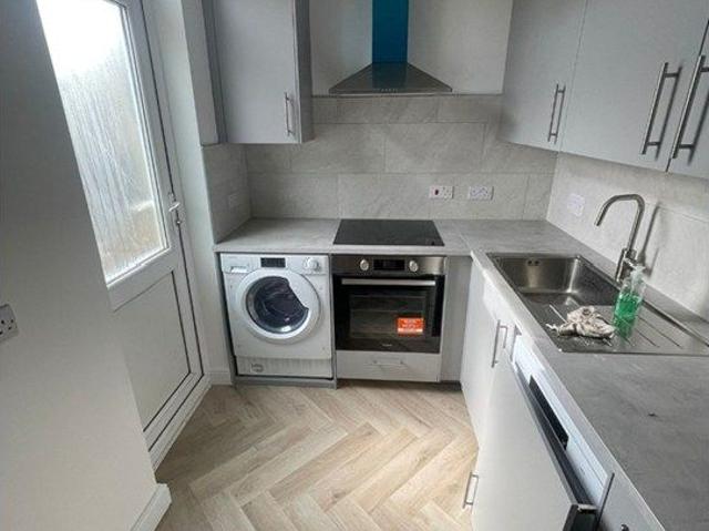 Barking Road, London E13, 3 bed flat to rent, £2,250 pcm | PrimeLocation