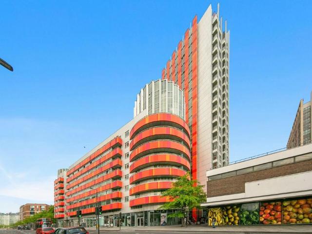 Barking Road, London E16 1 bed flat to rent £1,800 pcm £415 pw
