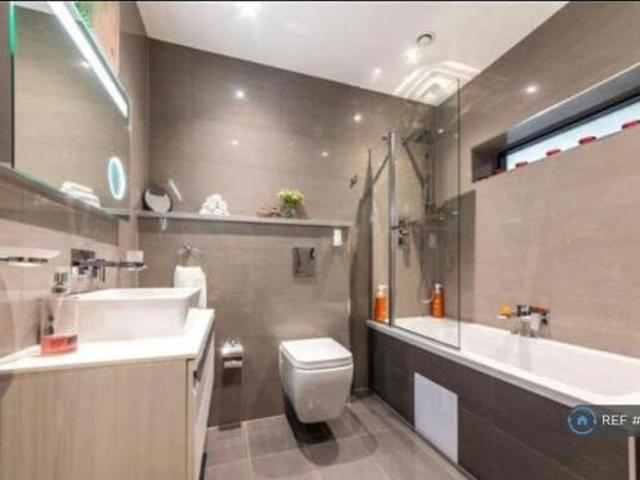Barking Road, London, 2 Bedroom Flat