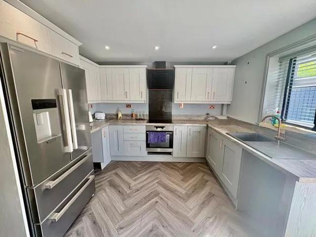 Barkla Close, Clifton, Property for rent