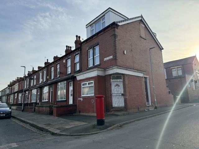 Barkly Terrace, Leeds LS11, 4 bed end terrace house to rent, £1,300 pcm | PrimeLocation