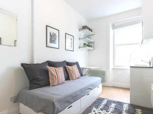 Barkston Gardens, Earls Court, Studio Flat For