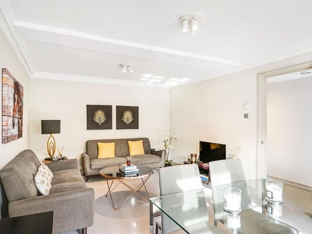 Barkston Gardens, Earls Court SW5, 1 bed flat to rent, £2,800 pcm | PrimeLocation
