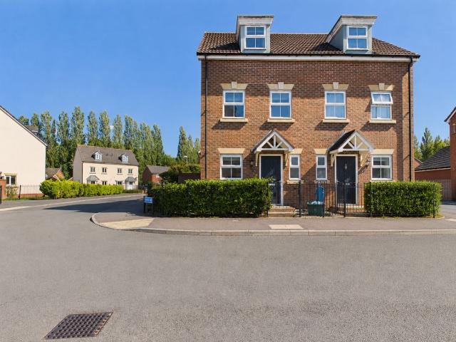 Barkston Heath, Kingsway, Quedgeley GL2, 3 bed terraced house to rent, £1,500 pcm | PrimeLocation