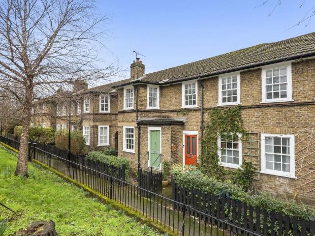Barlby Road, London W10, 3 bed flat to rent, £3,500 pcm | PrimeLocation